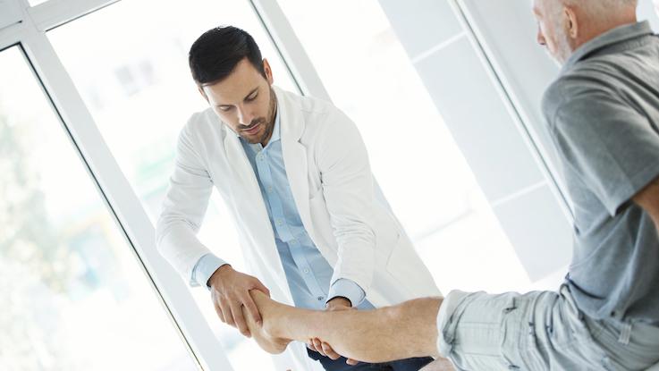 Heating Pad vs. Ice Pack: When to Use Heat or Cold Therapy